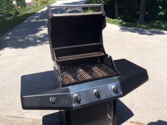 Sturgeon Bay, WI: LLP Gas Grill Ducane Affinity 3100